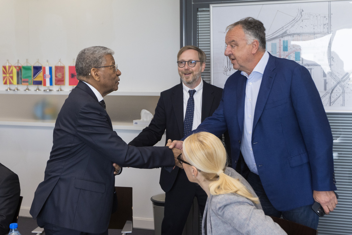 Ambasador Republike Angole posetio Nelt i BFF | Nelt